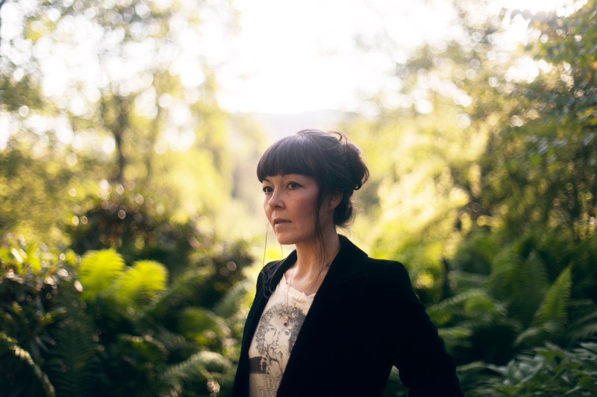 [PREMIERE] Sumie – Moon – For The Rabbits